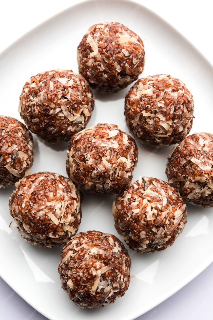 Halim (Garden cress seeds) Ladoo | अळीव लाडू – Ittha